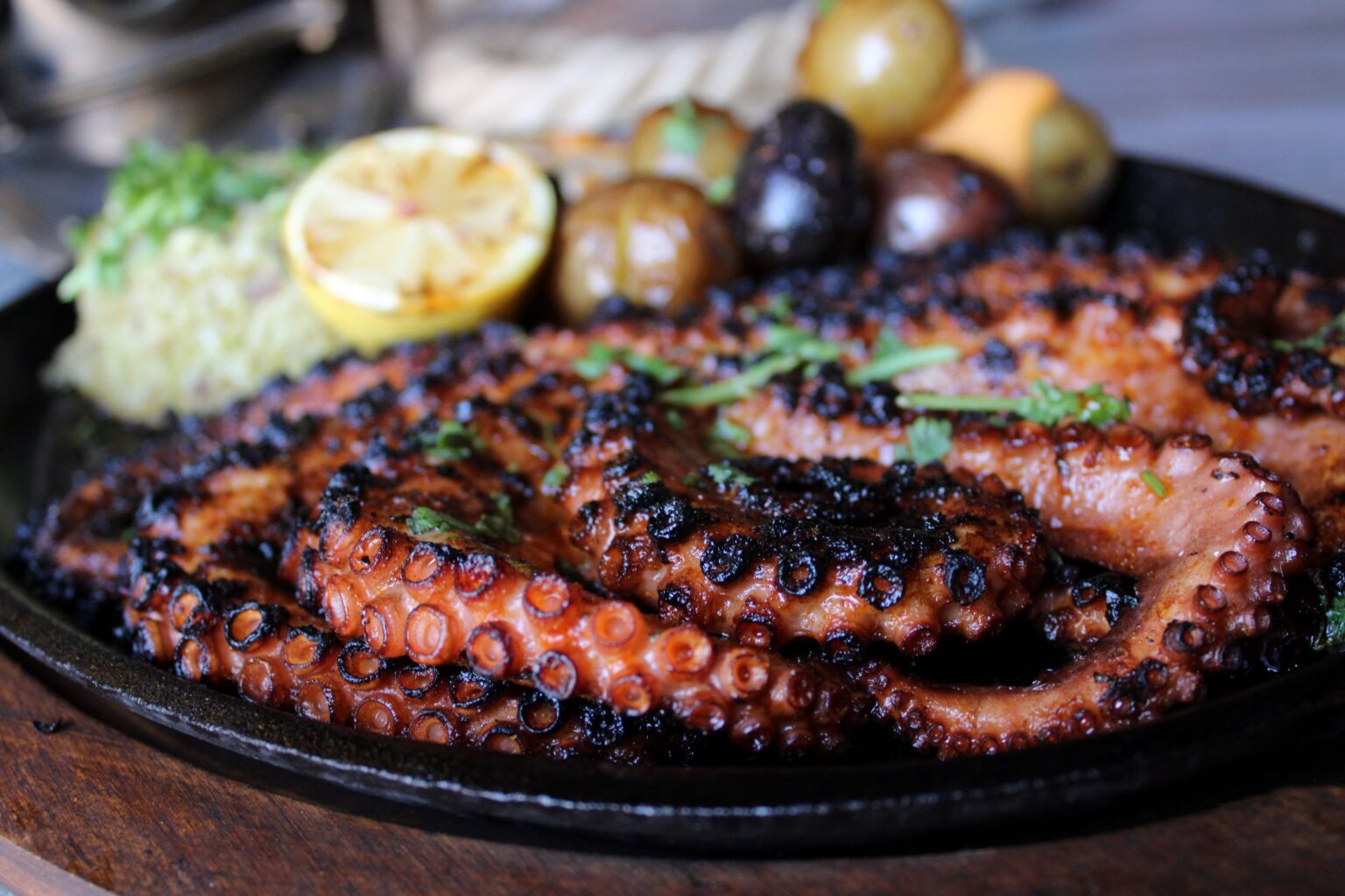 El Berraco: Submerged in Tucson » Images Arizona